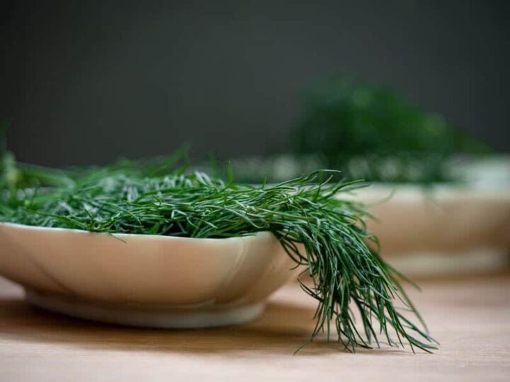 How to Chop Dill - In the Kitch