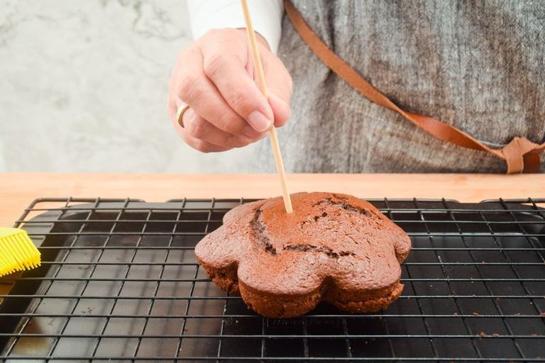 How to Moisten a Dry Cake - In the Kitch