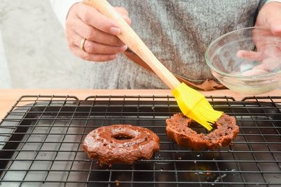 How to Moisten a Dry Cake - In the Kitch