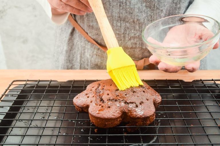How to Moisten a Dry Cake - In the Kitch