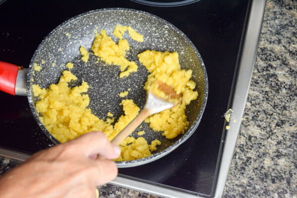 How to Make a Roux - In the Kitch