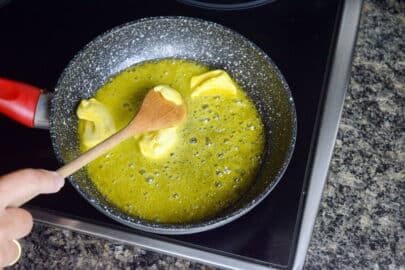 How to Make a Roux - In the Kitch