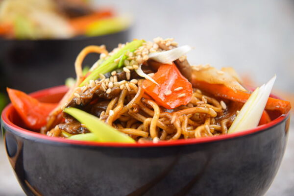 Chicken and Vegetable Lo Mein Recipe - In the Kitch