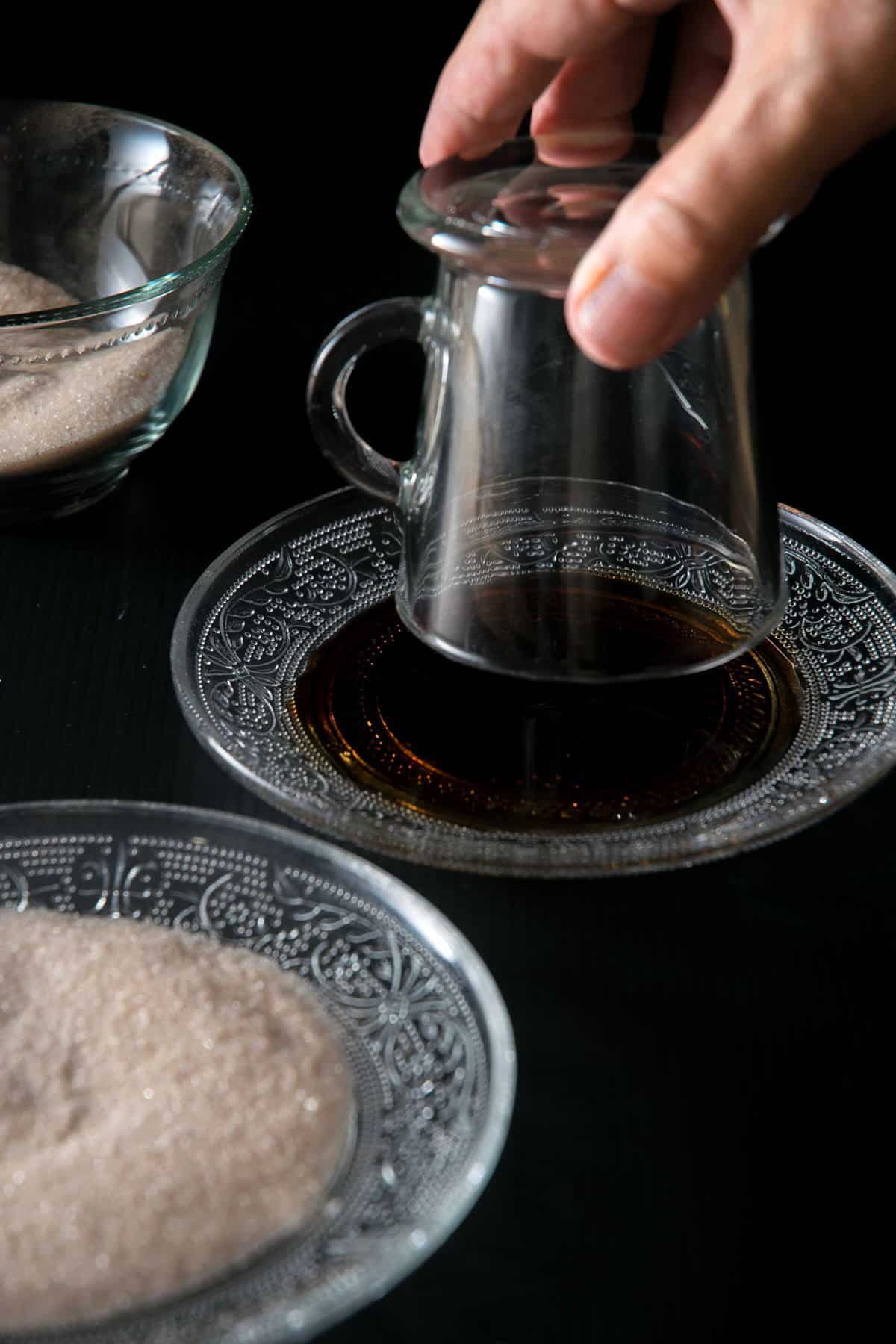 How to Rim a Glass with Sugar - In the Kitch