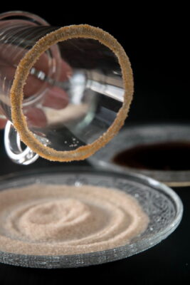 How to Rim a Glass with Sugar - In the Kitch