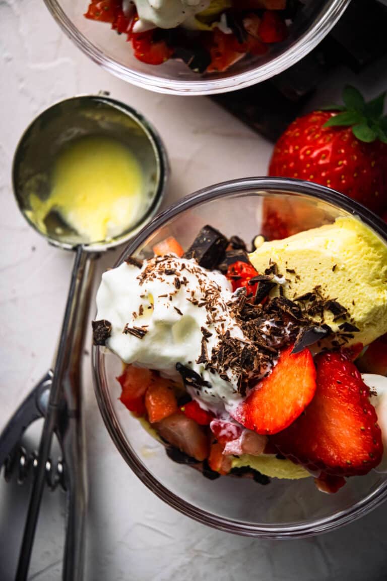 Strawberry Ice Cream Sundae - In the Kitch