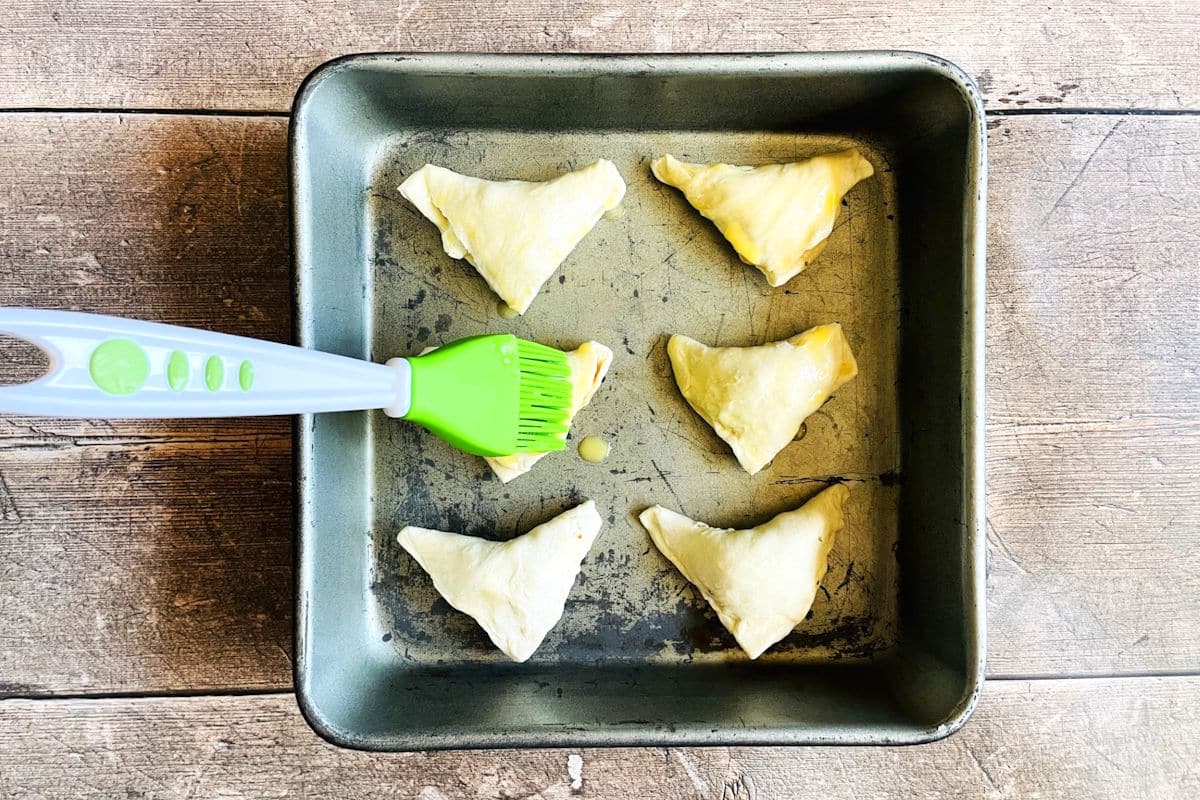 Electric Skillet Stuffed Puff Pastry Triangles - In the Kitch