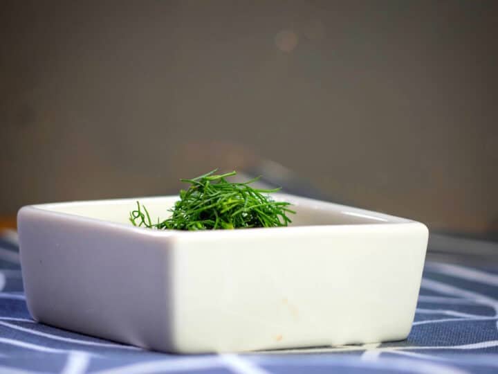 How to Chop Dill - In the Kitch