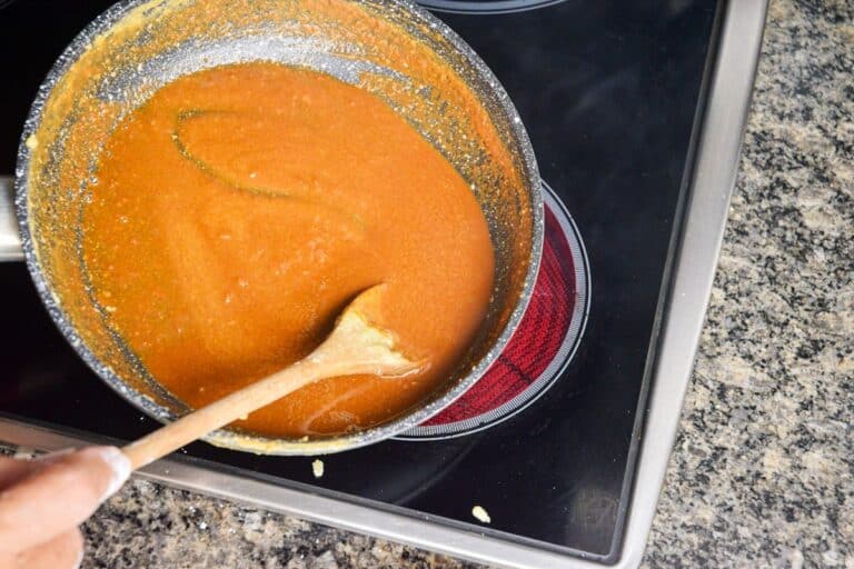 How to Make a Roux - In the Kitch