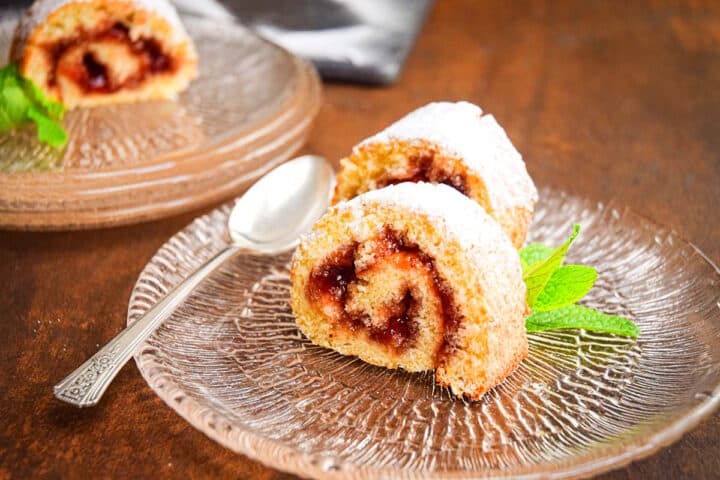 How to Make a Jelly Roll - In the Kitch