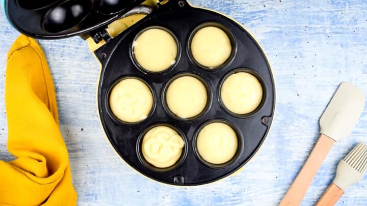 How to Make Cake Pops with Cake Mix - In the Kitch