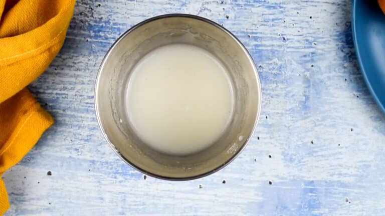 How to Make Cake Pops with Cake Mix - In the Kitch