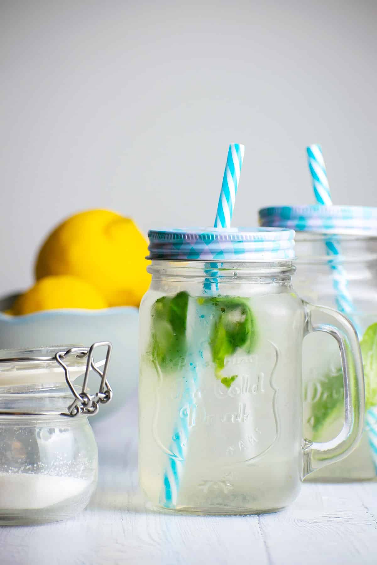 How to Make Lemonade - In the Kitch